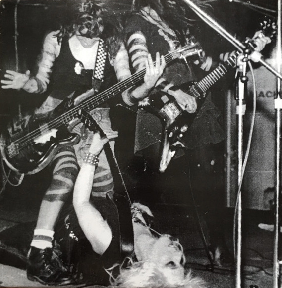 L7 by L7 (Album, Grunge): Reviews, Ratings, Credits, Song list - Rate ...